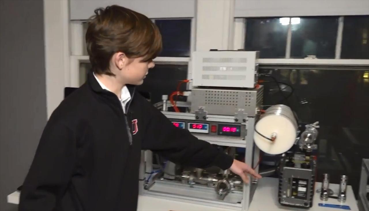 A 12 ans, il devient le plus jeune à avoir jamais construit un réacteur ...